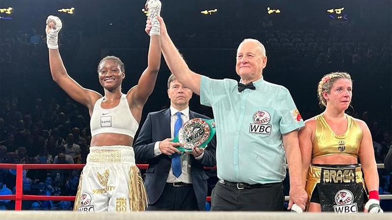 Elizabeth Oshoba Becomes First Nigerian Female Boxer To Win World Title ...